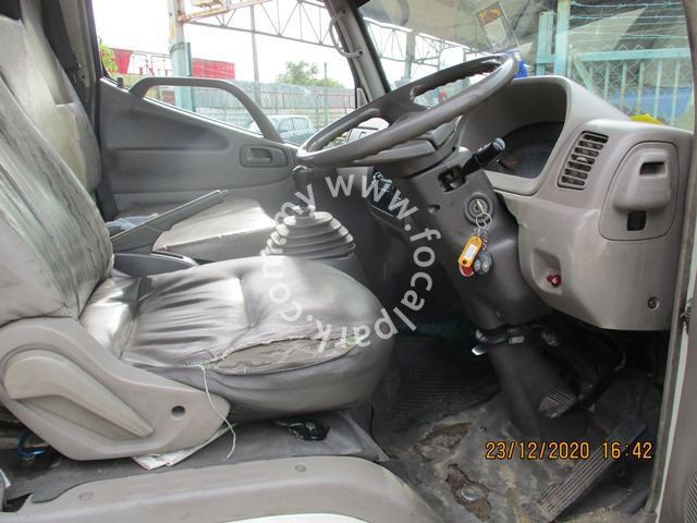 Focal Park. HINO WU302R-HKMLHD3 (4009 S.P) (GD) BRG-RIGID DECON 950 ...