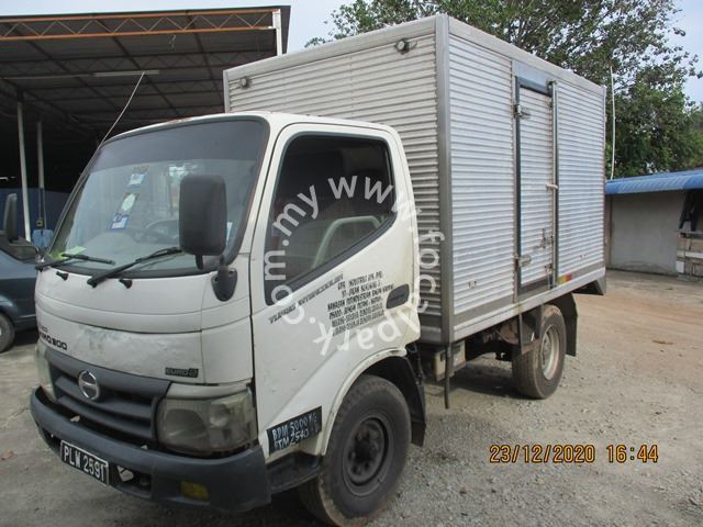 Focal Park. HINO WU302R-HKMLHD3 (4009 S.P) (GD) BRG-RIGID DECON 950 ...