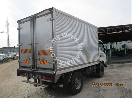 Focal Park. HINO WU302R-HKMLHD3 (4009 S.P) (GD) BRG-RIGID DECON 950 ...