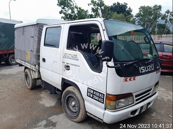 Focal Park. ISUZU NHR69 (RB/HS/EZ) CREW CAB